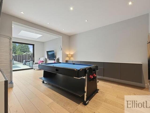 House 5 Bedroom For Sale Hillingdon Greater London 1000000 ELS100426303