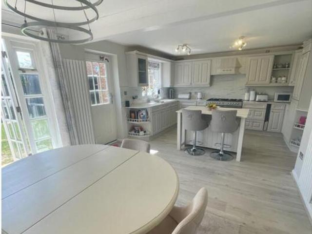 House 5 Bedroom For Sale Leighton Buzzard Central Bedfordshire 575000 ES100263380