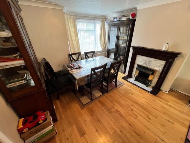House 5 Bedroom For Sale Luton Luton 475000 ELS99773644