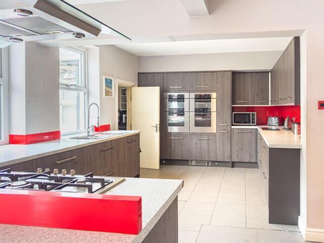 House 5 Bedroom For Sale North Yorkshire Bradford 360000 ELS100366134