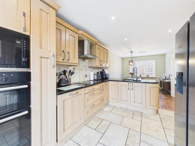 House 5 Bedroom For Sale Smalley Smalley 410000 ES101677084