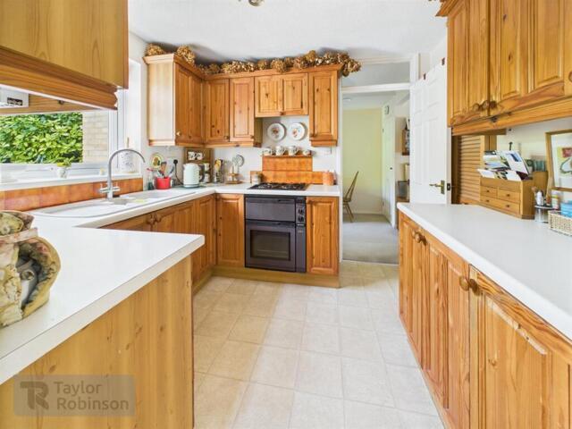 House 5 Bedroom For Sale Surrey Great London 465000 ES99571995