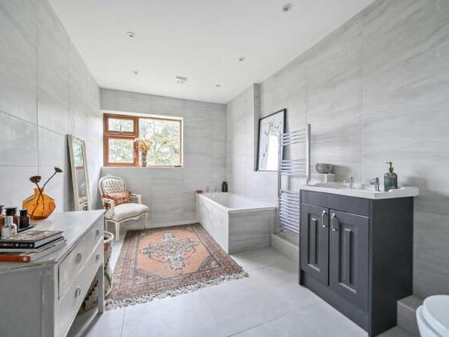 House 5 Bedroom For Sale Surrey Surrey 1600000 ES99344549