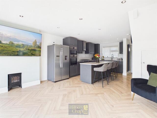 House 5 Bedroom For Sale Romford Greater London 575000 ES101025736