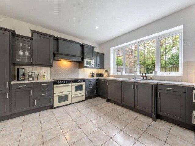 House 5 Bedroom For Sale Watford Hertfordshire 1245000 ELS99895266