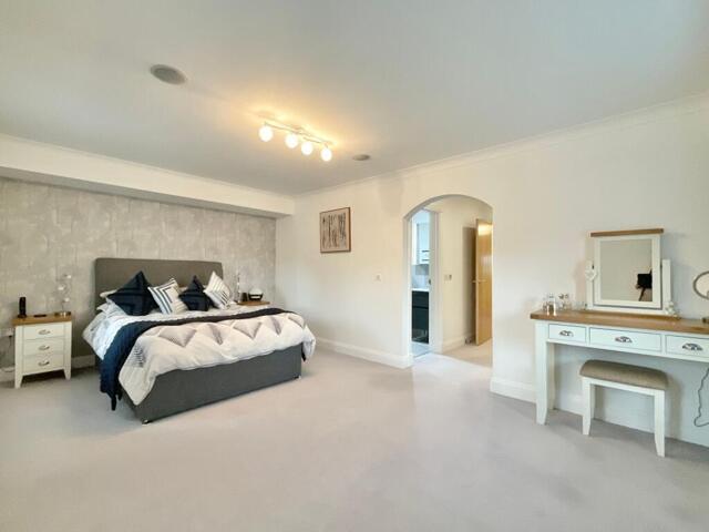 House 5 Bedroom For Sale Weston Cheshire East 795000 ES101931930