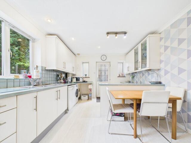 House 5 Bedroom For Sale Tilehurst Reading 795000 ES98864618