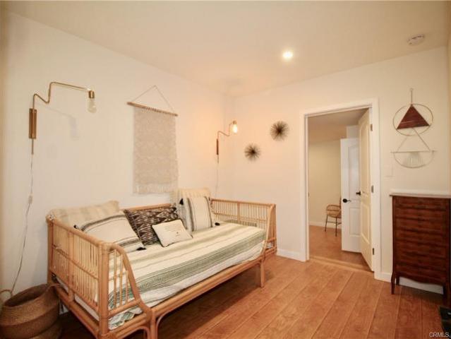 house 5 bedroom, Los Angeles CA 91367 DS88405665