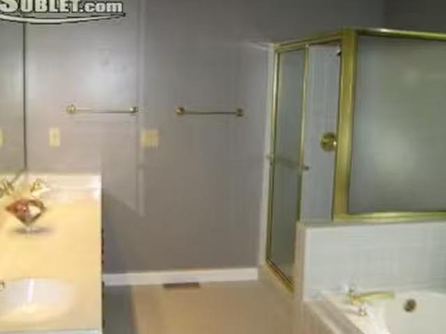 House 5 bedrooms in Alpharetta