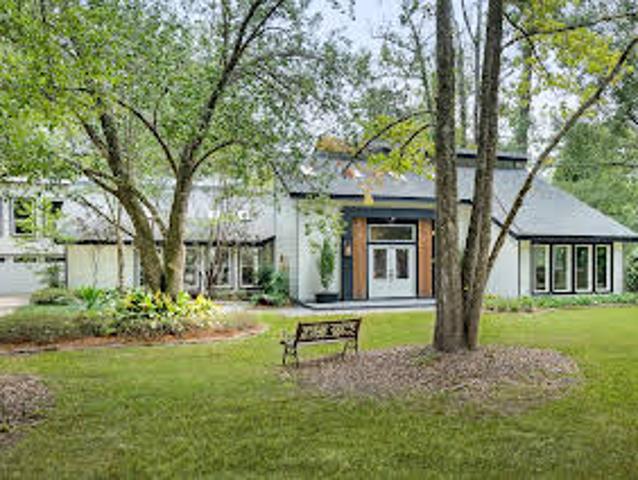 House with pool and garden