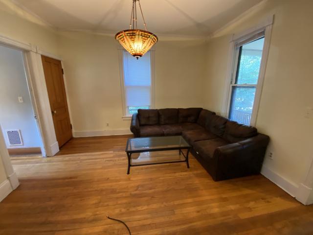 house 6 bedroom, Ann Arbor MI 48104 DS82221329