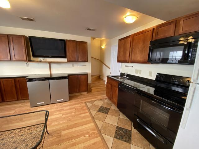house 6 bedroom, Ann Arbor MI 48104 DS82221379