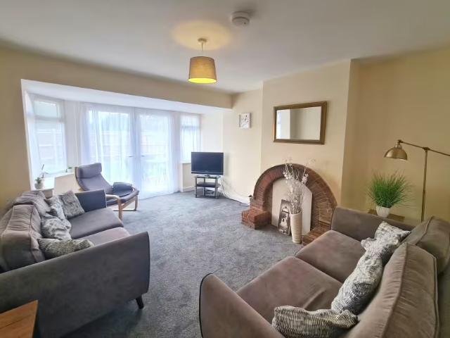 House 6 Bedroom For Rent Chandler's Ford Chandler's Ford 7000 ELS98707601