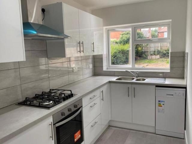 House 6 Bedroom For Rent Beeston East Midlands 3880 ES99758015