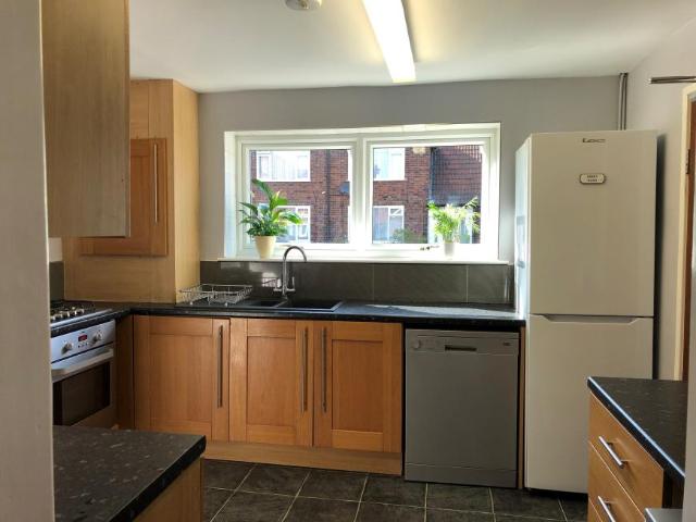 House 6 Bedroom For Rent Beeston East Midlands 3016 ES98286353
