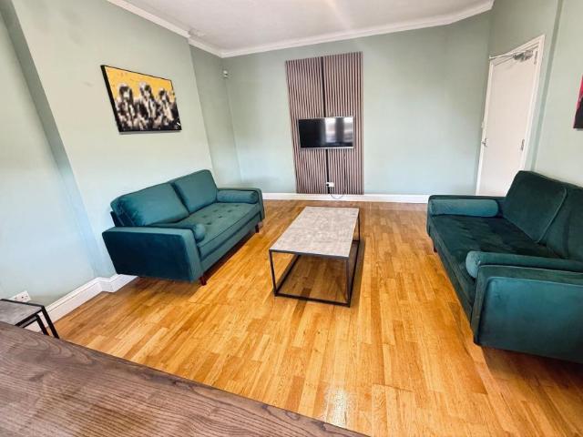 House 6 Bedroom For Rent Lenton East Midlands 3250 ELS98286013