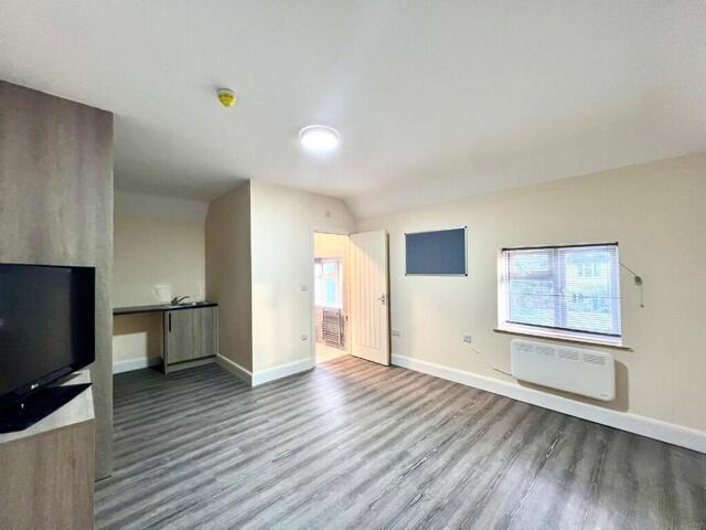 House 6 Bedroom For Rent Staines Surrey 7000 ES101279672
