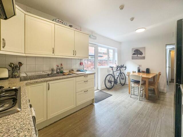 House 6 Bedroom For Sale Chester Cheshire West And Chester 260000 ES101278074