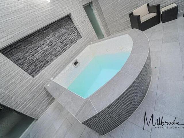 House 6 Bedroom For Sale Lancs Salford 1695000 ES98718459