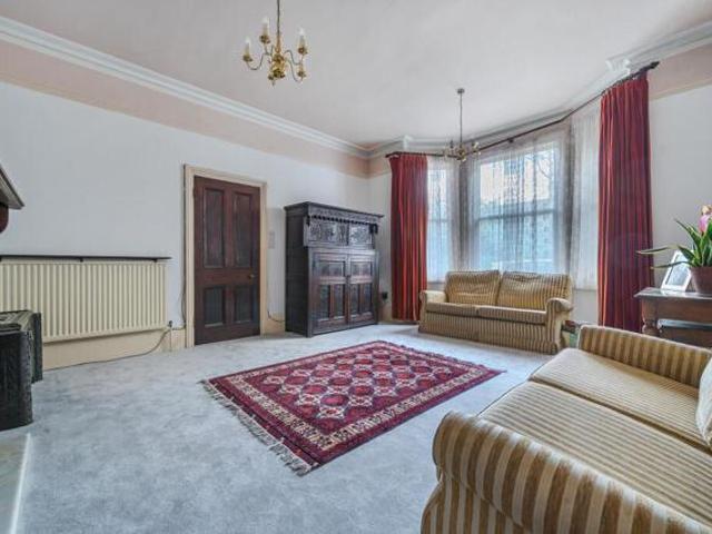 House 6 Bedroom For Sale Maidenhead Windsor And Maidenhead 1450000 ES100023947