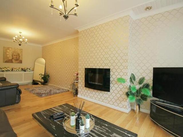House 6 Bedroom For Sale North Yorkshire Bradford 320000 ELS98969148
