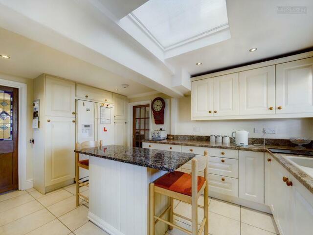 House 6 Bedroom For Sale Peterborough Cambridgeshire 495000 ES100733841