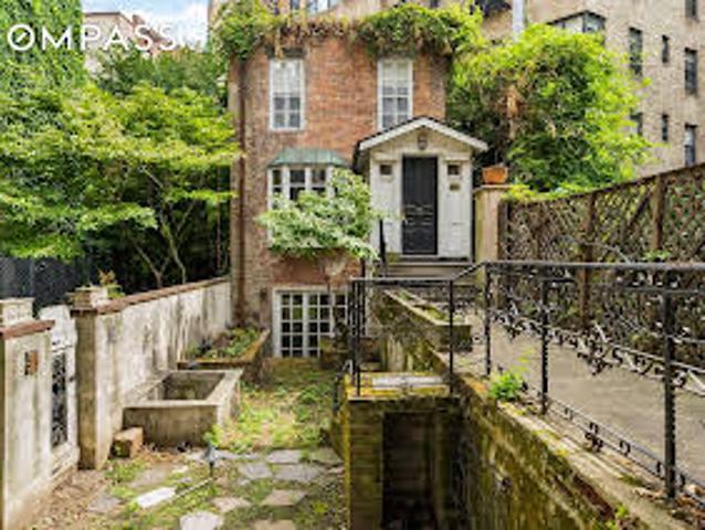 House with garden and terrace