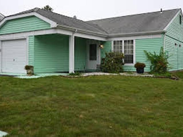 House with pool and garden