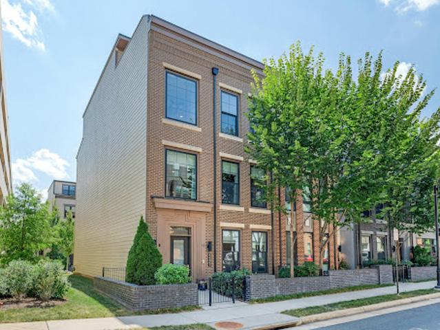 House with garden and terrace