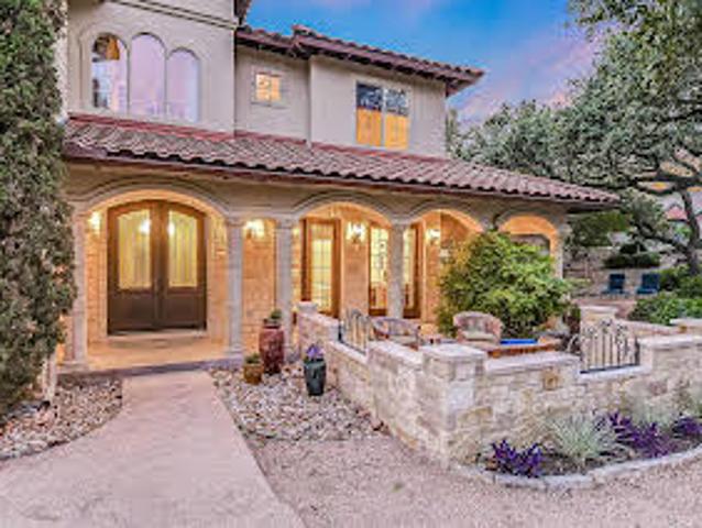 House with pool and garden
