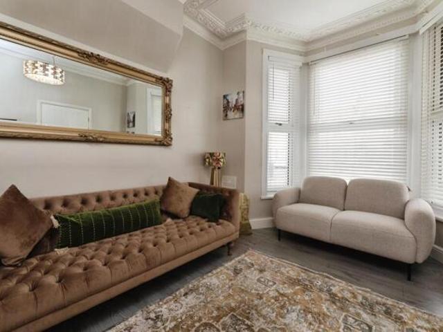 House 7 Bedroom For Sale Ilford Greater London 995000 ES99986484