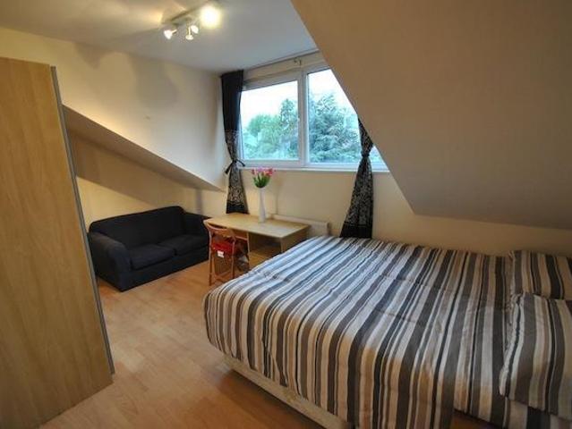House 8 Bedroom For Rent Manchester Greater Manchester 4853 ELS101878539