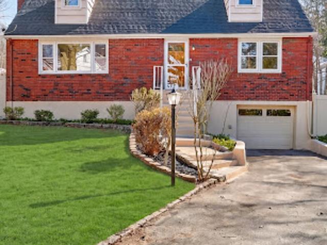 House with garden and terrace