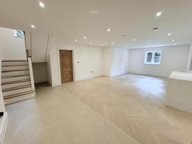 House 9 Bedroom For Sale London Greater London 1400000 ELS100825053