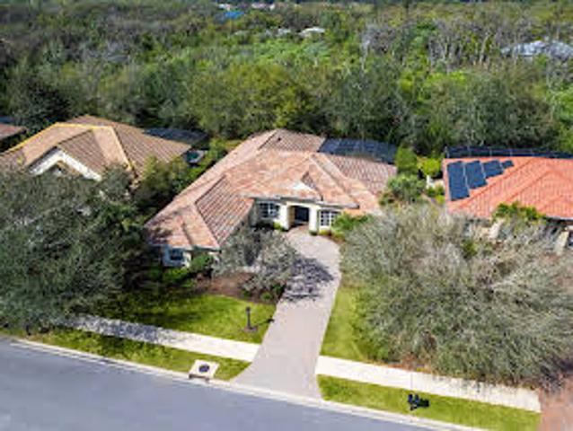 House with pool and garden