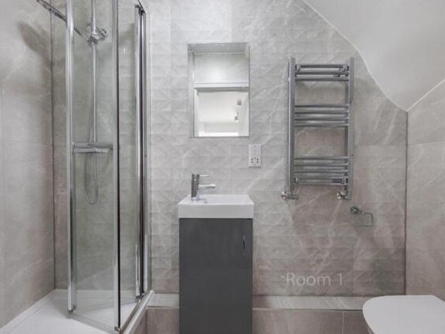 House 1 Bedroom For Rent London London 1350 ELS100779962