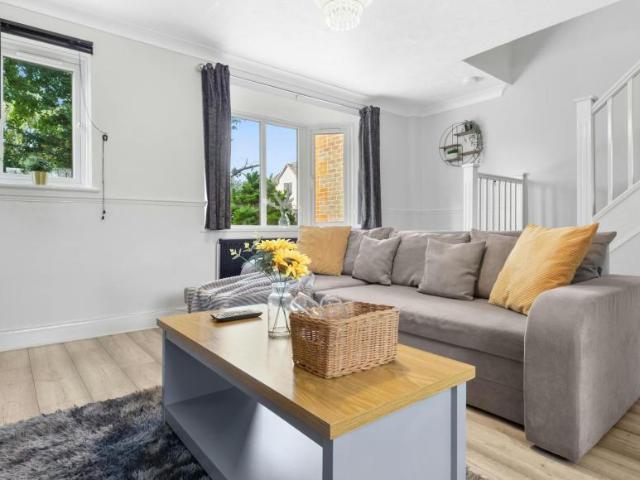 House 1 Bedroom For Rent Watford Watford 2500 ES101511420