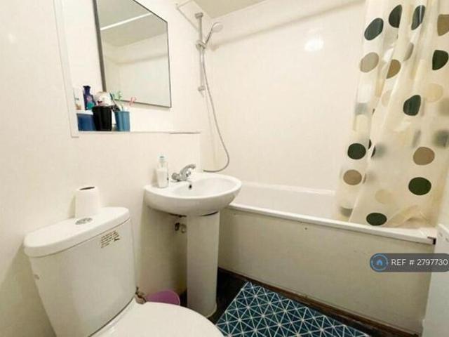 House 1 Bedroom For Rent Uxbridge Great London 950 ES100855217