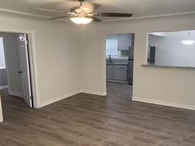 House 1 bedrooms in Sanger