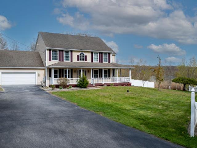 House with pool and garden