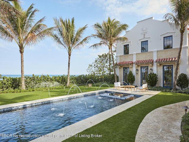 Seaside contemporary house with terrace