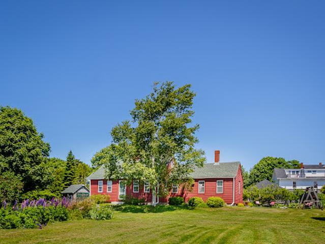 House with garden and terrace