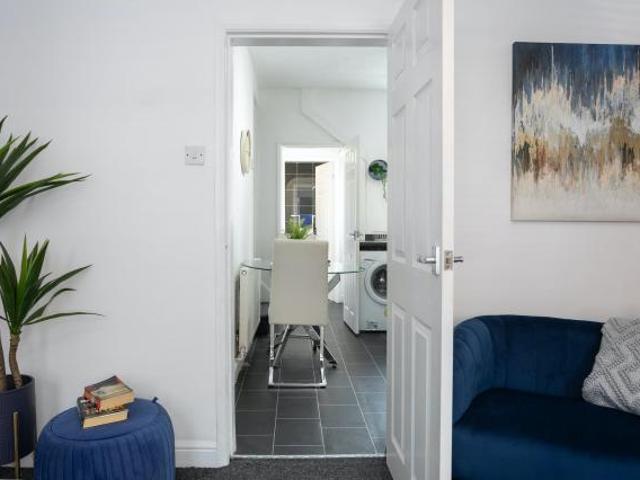 House 2 Bedroom For Rent Chesterfield Chesterfield 2450 ES65860090