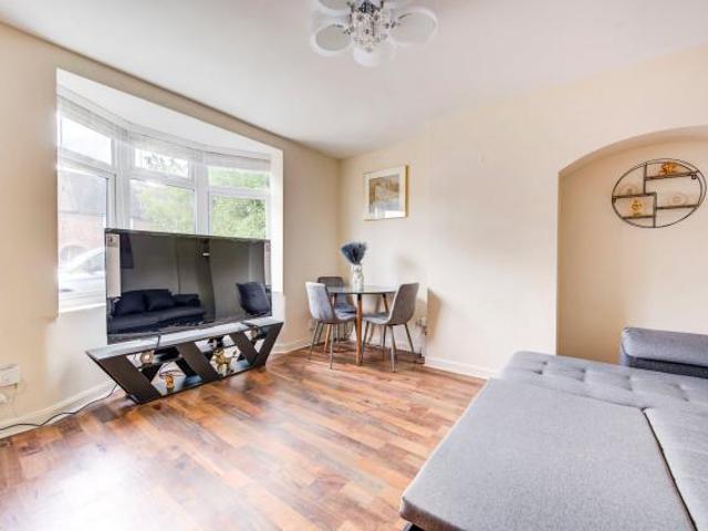 House 2 Bedroom For Rent Dagenham Dagenham 3500 ELS70353436