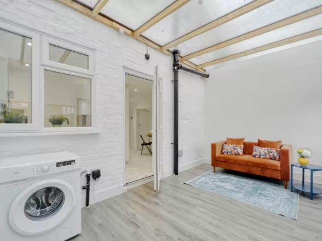 House 2 Bedroom For Rent Edgware Edgware 2500 ELS98633958
