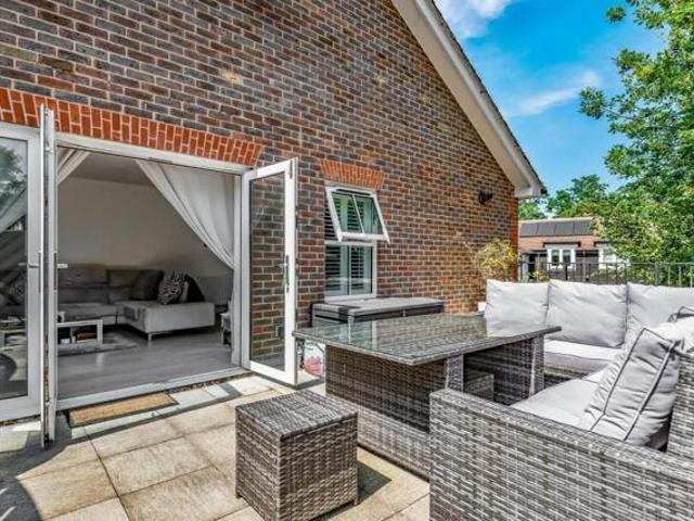House 2 Bedroom For Rent Surrey Great London 2200 ELS101633097