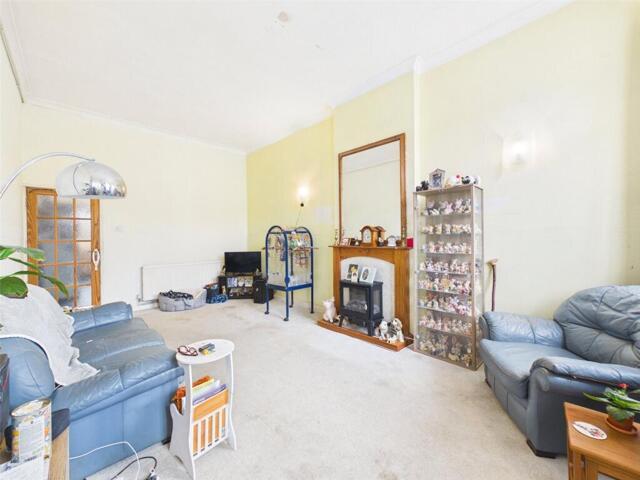 House 2 Bedroom For Sale Cheltenham Gloucestershire 200000 ELS101777705
