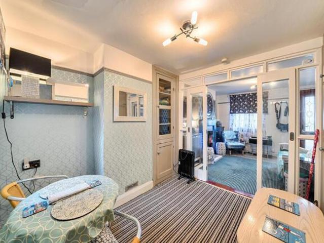 House 2 Bedroom For Sale Cheltenham Gloucestershire 200000 ELS101931721