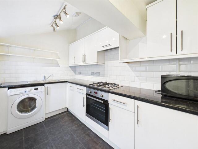 House 2 Bedroom For Sale Cheltenham Gloucestershire 300000 ES98864432