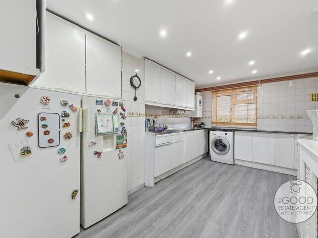 House 2 Bedroom For Sale Chigwell Essex 375000 ES99641827
